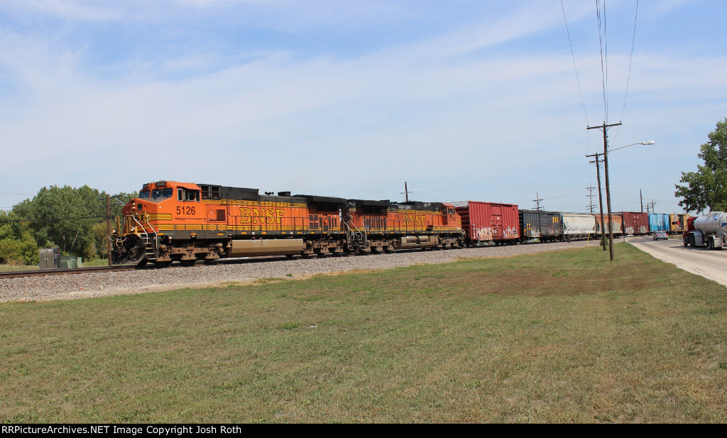 48. BNSF 5126 & BNSF 4799